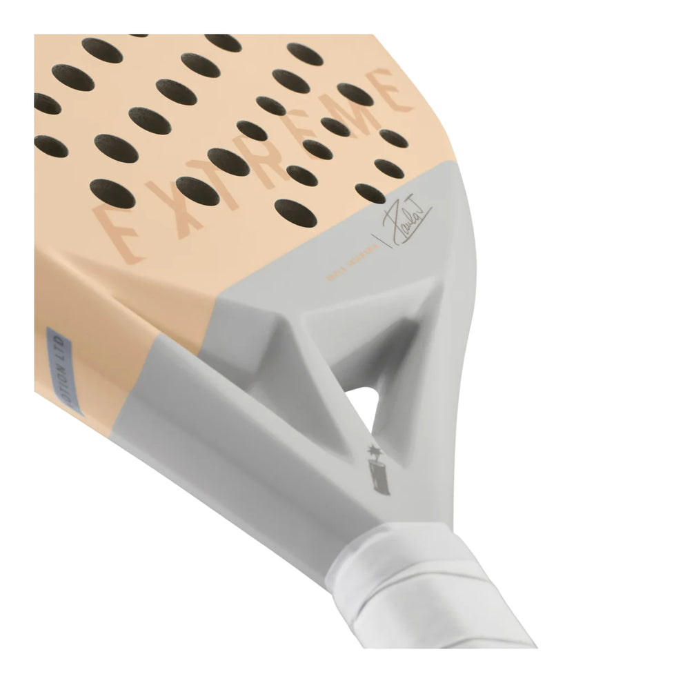 Head Extreme Motion LTD - Paula Josemaria Padel Racket | PadelZone